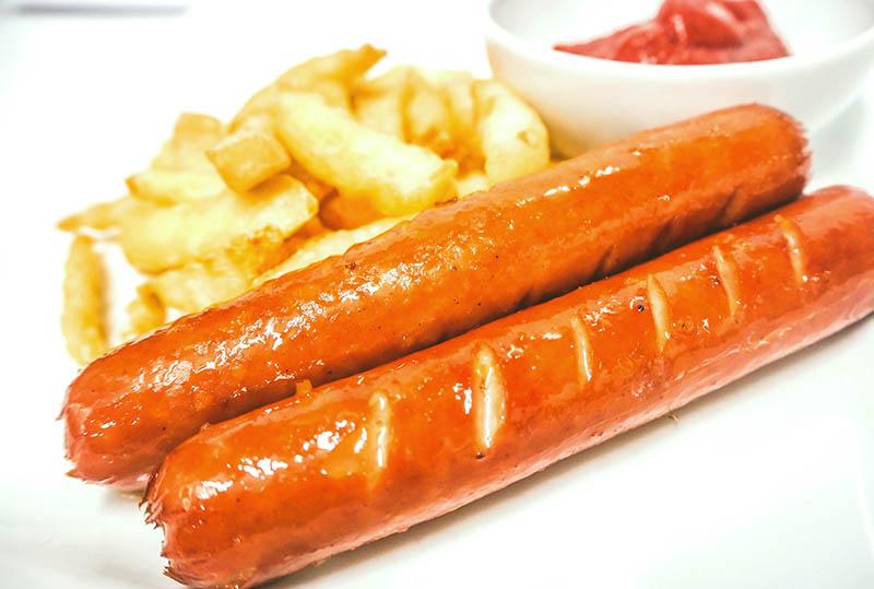 18. Pølser og Pommes Frites - Namsos - Aroi Asia